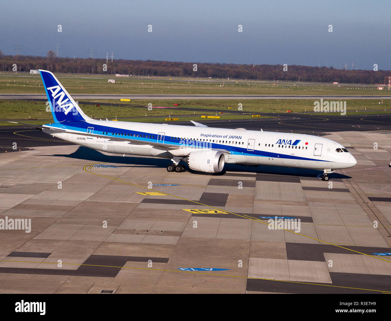 Japanese airports hi-res stock photography and images - Alamy
