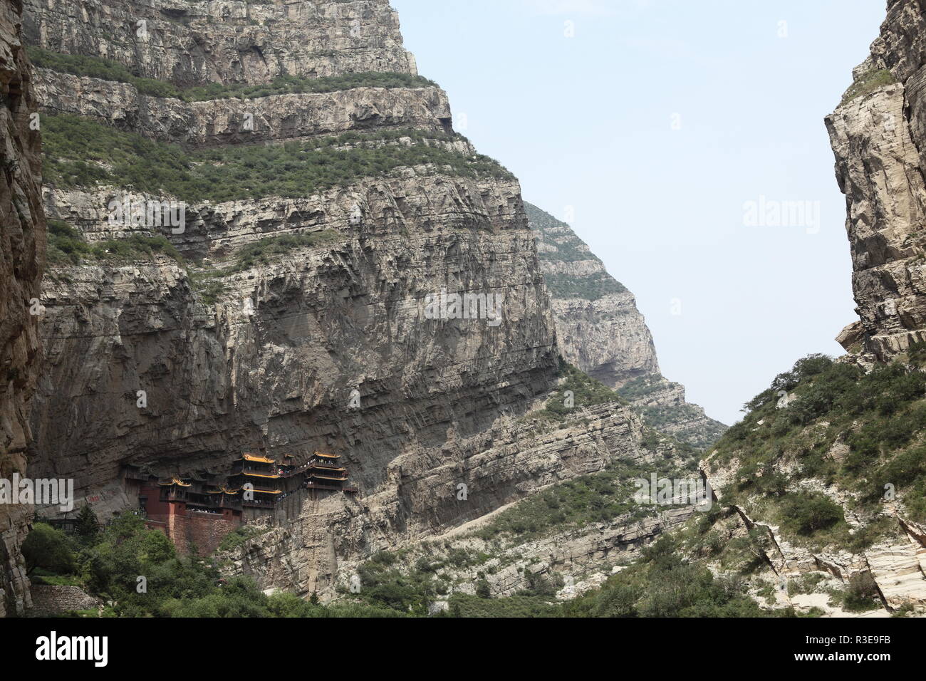 the hanging monastery xuankong in china Stock Photo - Alamy