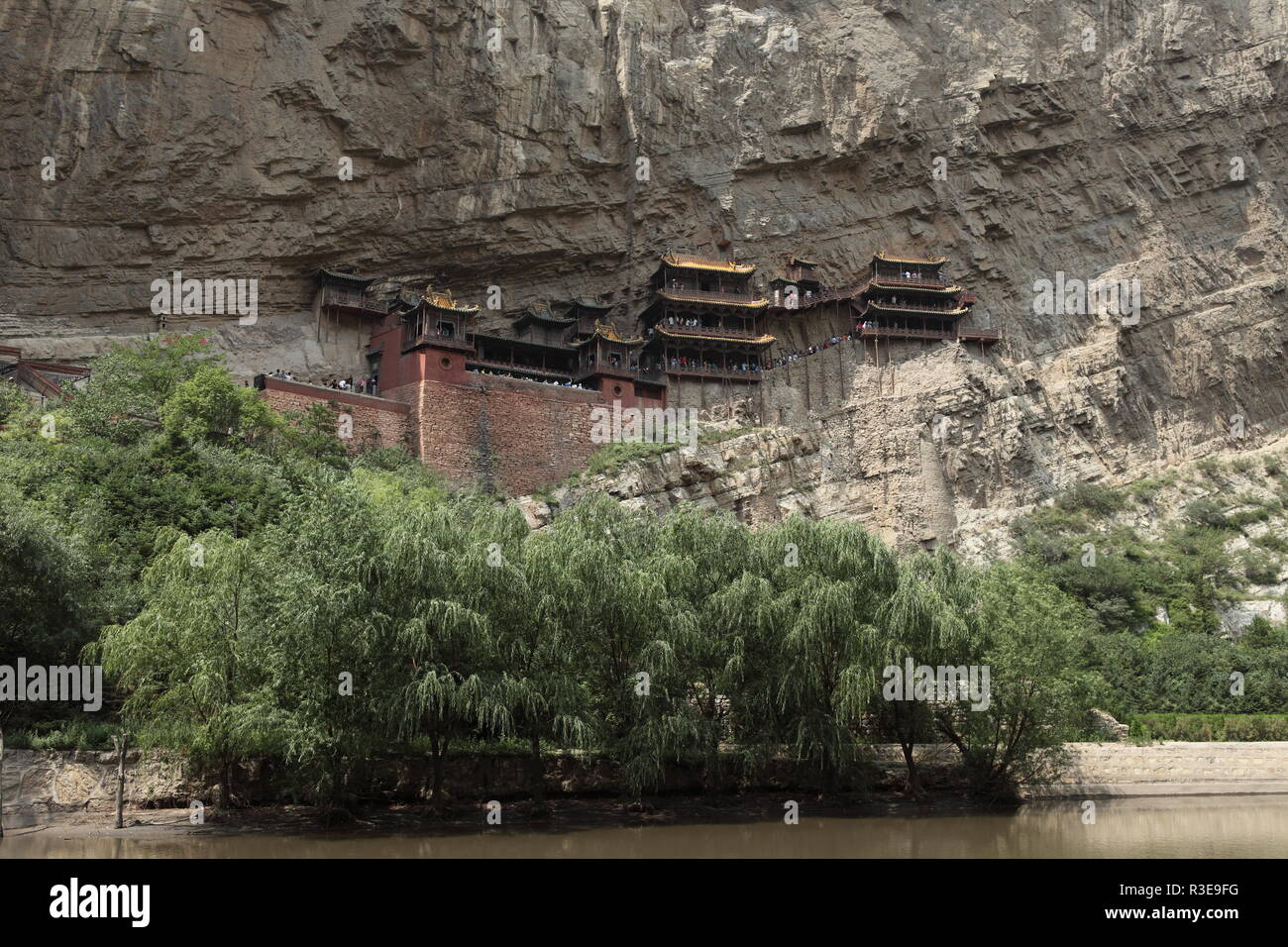 the hanging monastery xuankong in china Stock Photo - Alamy