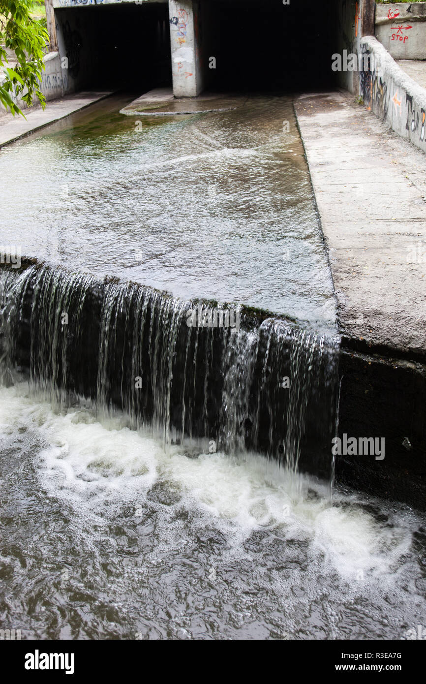 Sewerage Outfall Stock Photos & Sewerage Outfall Stock Images - Alamy