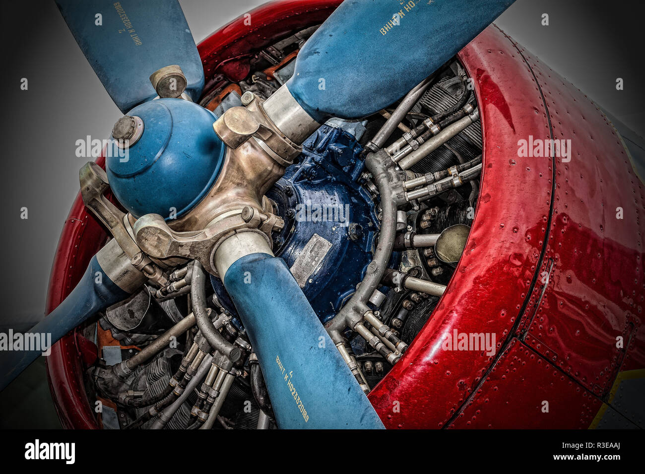 Radial engine aircraft hi-res stock photography and images - Alamy