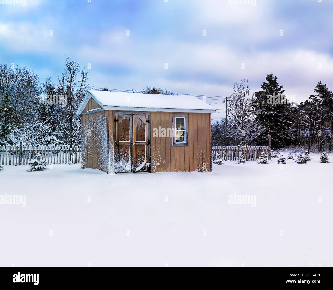 Outside winter storage hi-res stock photography and images - Alamy