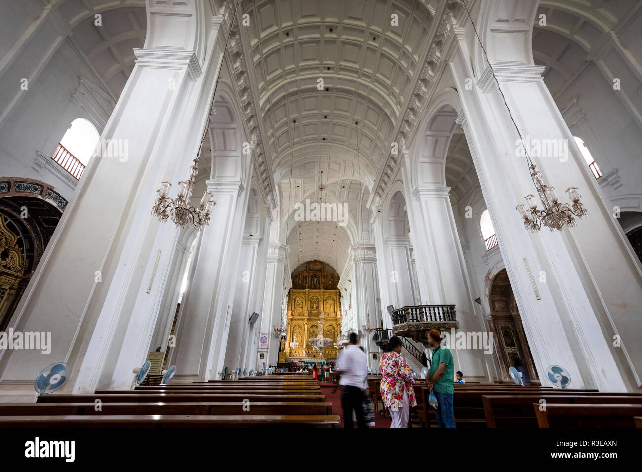 Se cathedral goa interior hi-res stock photography and images - Alamy