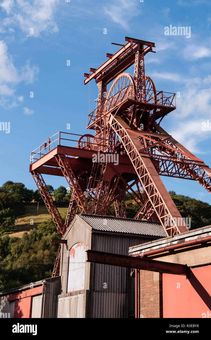 Coal mining wales hi-res stock photography and images - Alamy