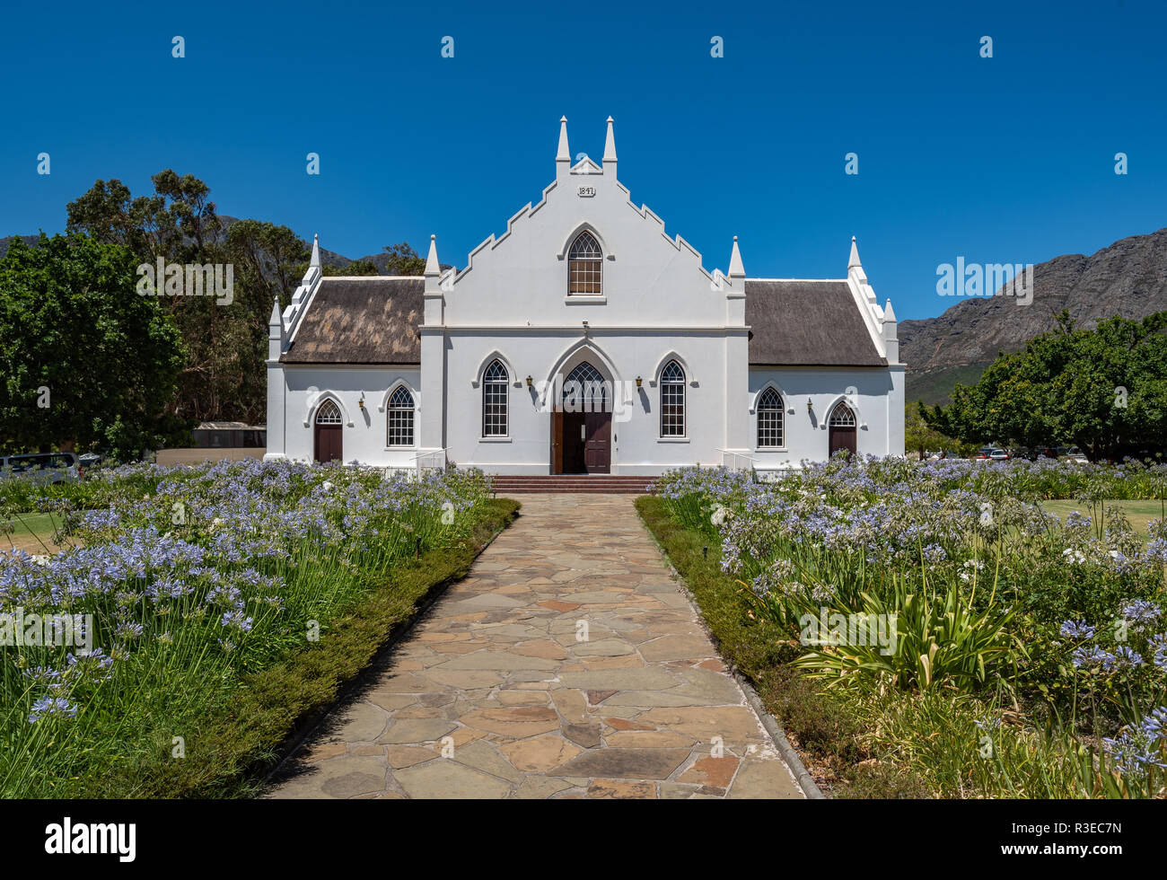 Architecture in the beautiful town of Stellenbosch showing Dutch ...