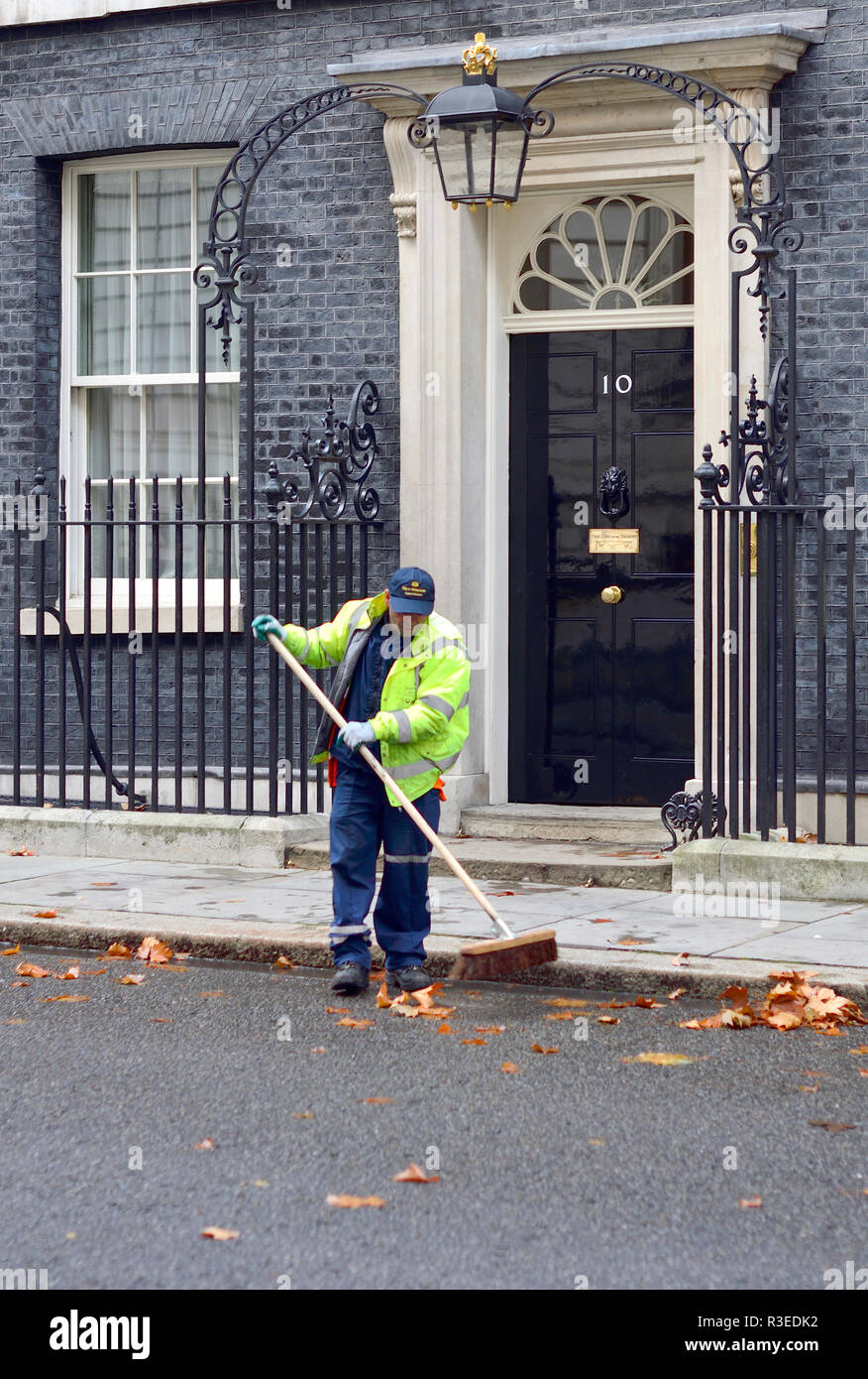 Sweeping autumn leaves hi-res stock photography and images - Alamy