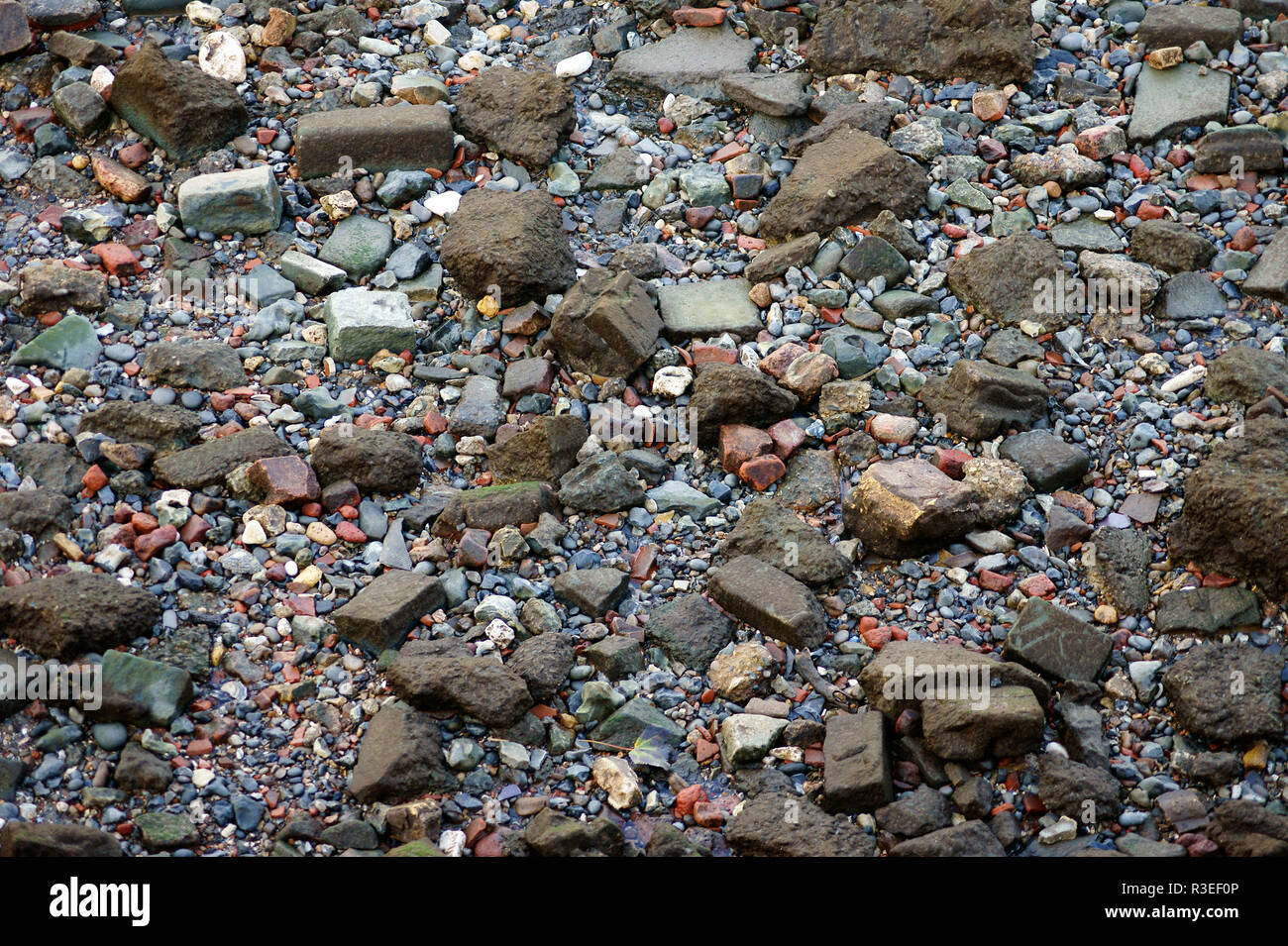 Rubble on river shore hi-res stock photography and images - Alamy