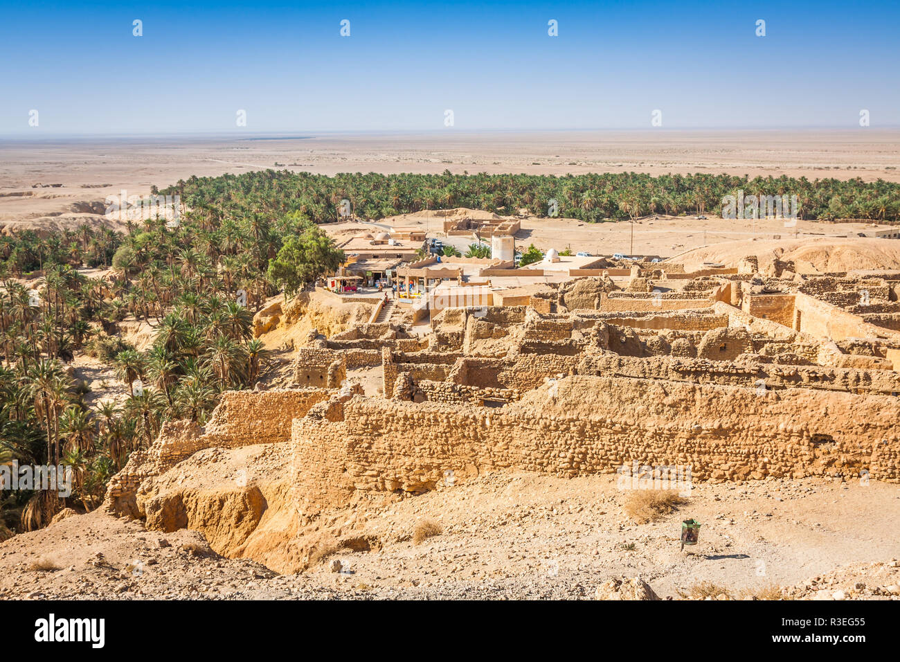Algeria oasis sahara river hi-res stock photography and images - Alamy