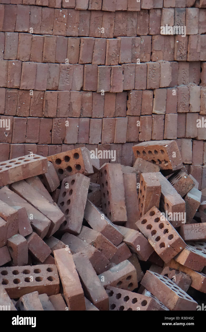 building a wall Stock Photo - Alamy