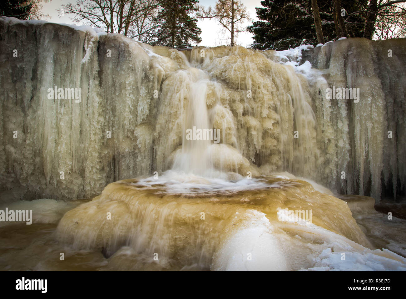 Cold water waterfall hi-res stock photography and images - Alamy
