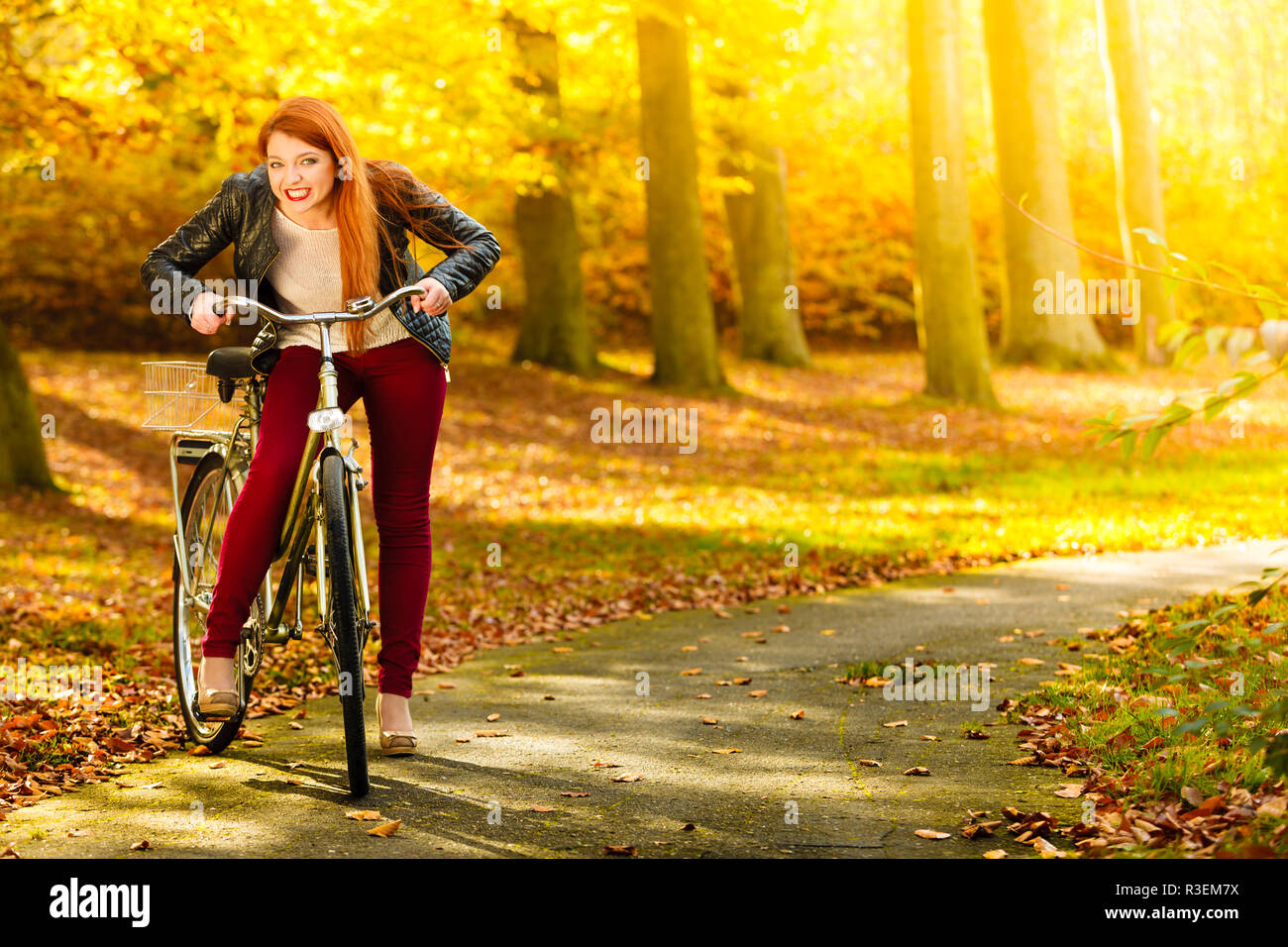 Fall active lifestyle concept,. Beauty young redhaired woman fashion ...