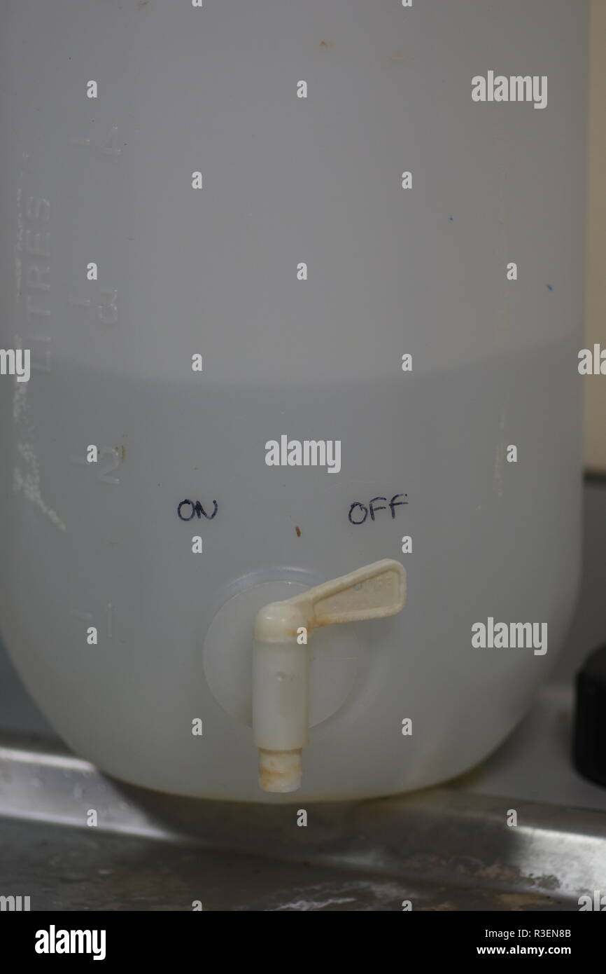 Lab water tap hi-res stock photography and images - Alamy