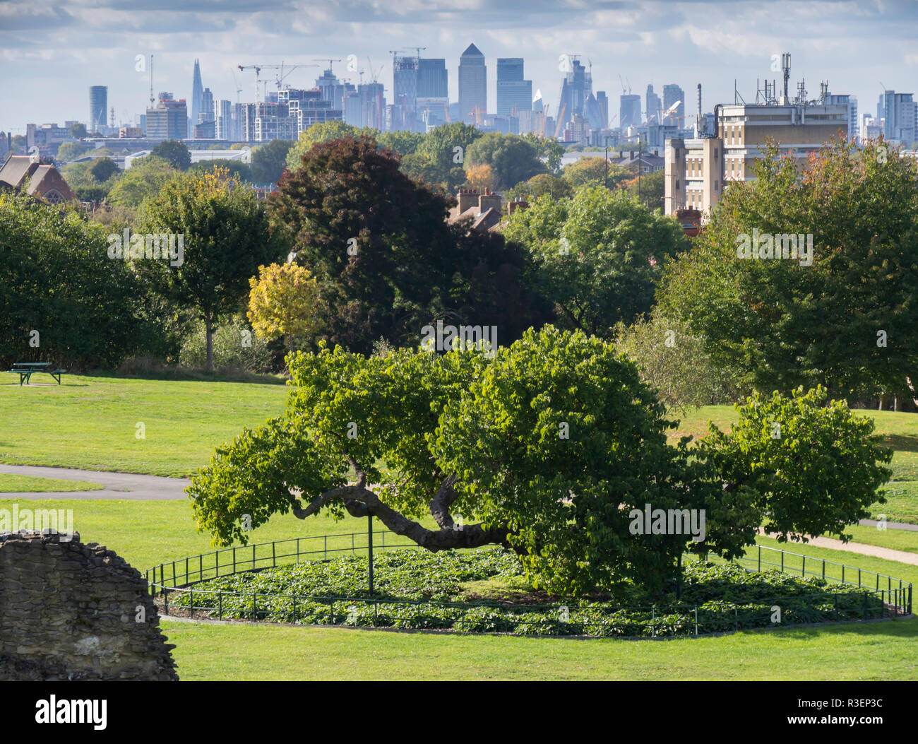 Lesnes abbey hi-res stock photography and images - Alamy