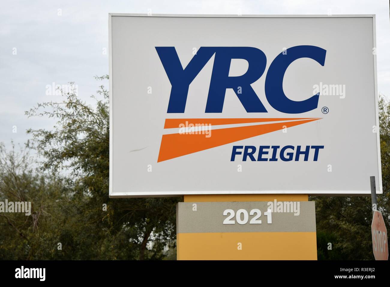 Yrc hi-res stock photography and images - Alamy