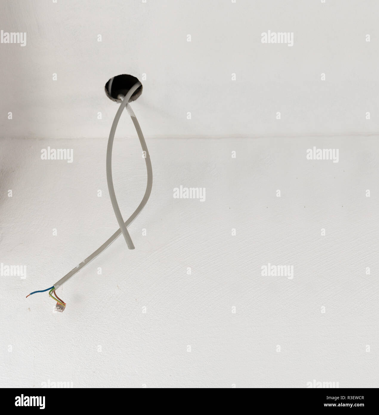 power cables for the electrical installation in a dry construction ...