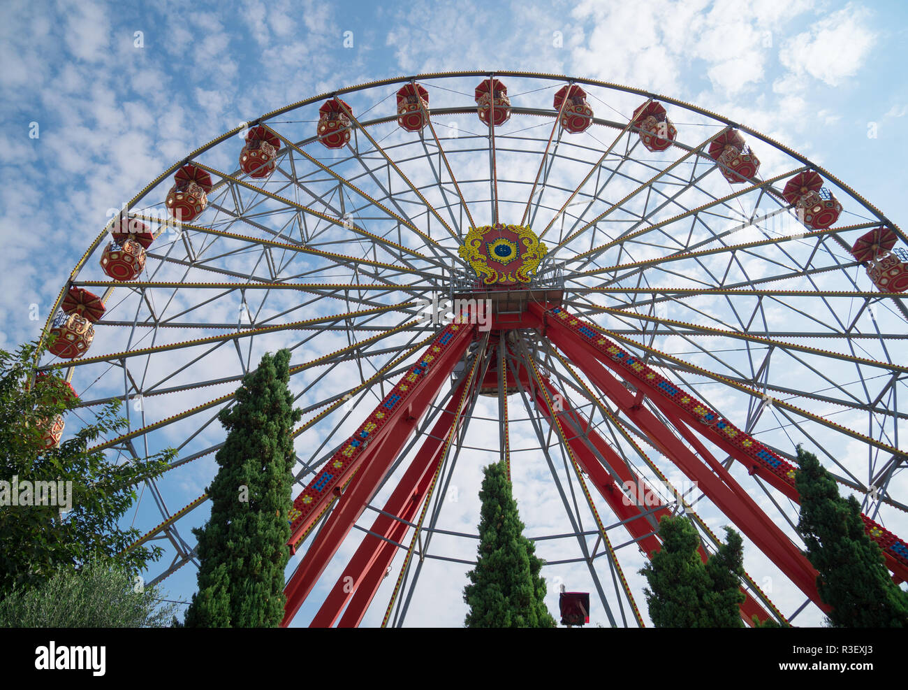 Red ferris wheel in hi-res stock photography and images - Alamy