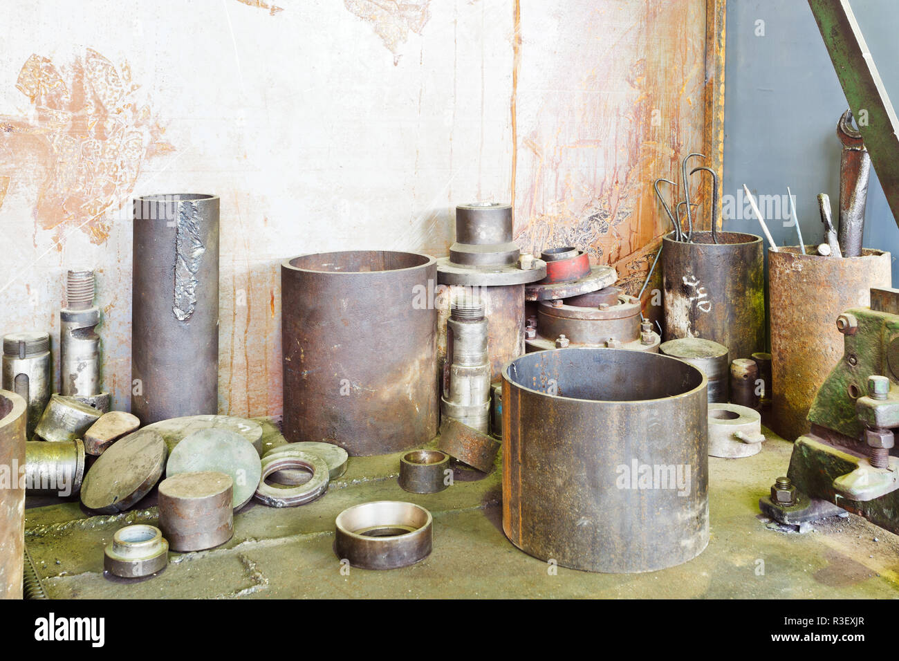 Workbench bench mechanical engineering hi-res stock photography and ...