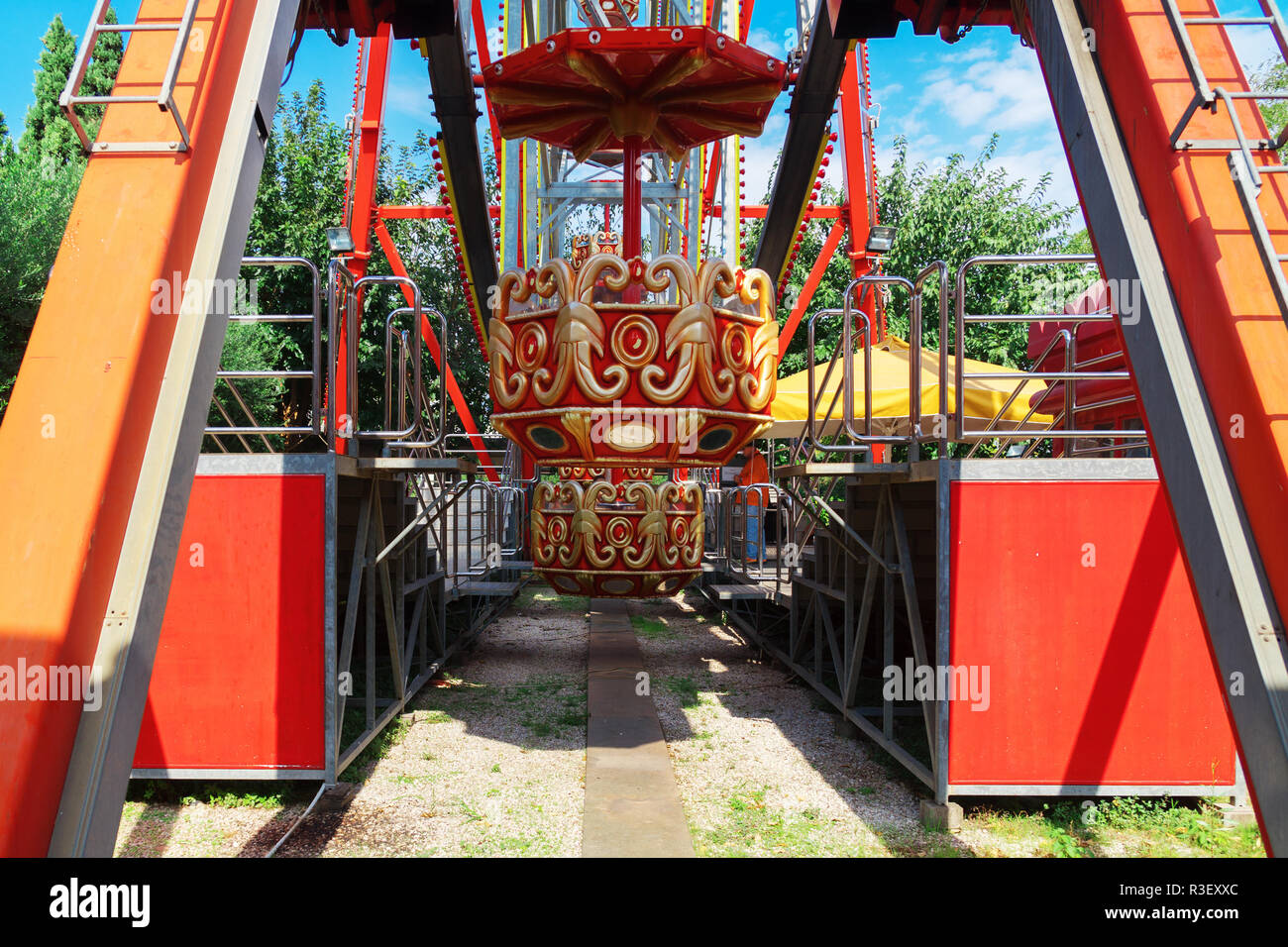 Red ferris wheel in hi-res stock photography and images - Alamy