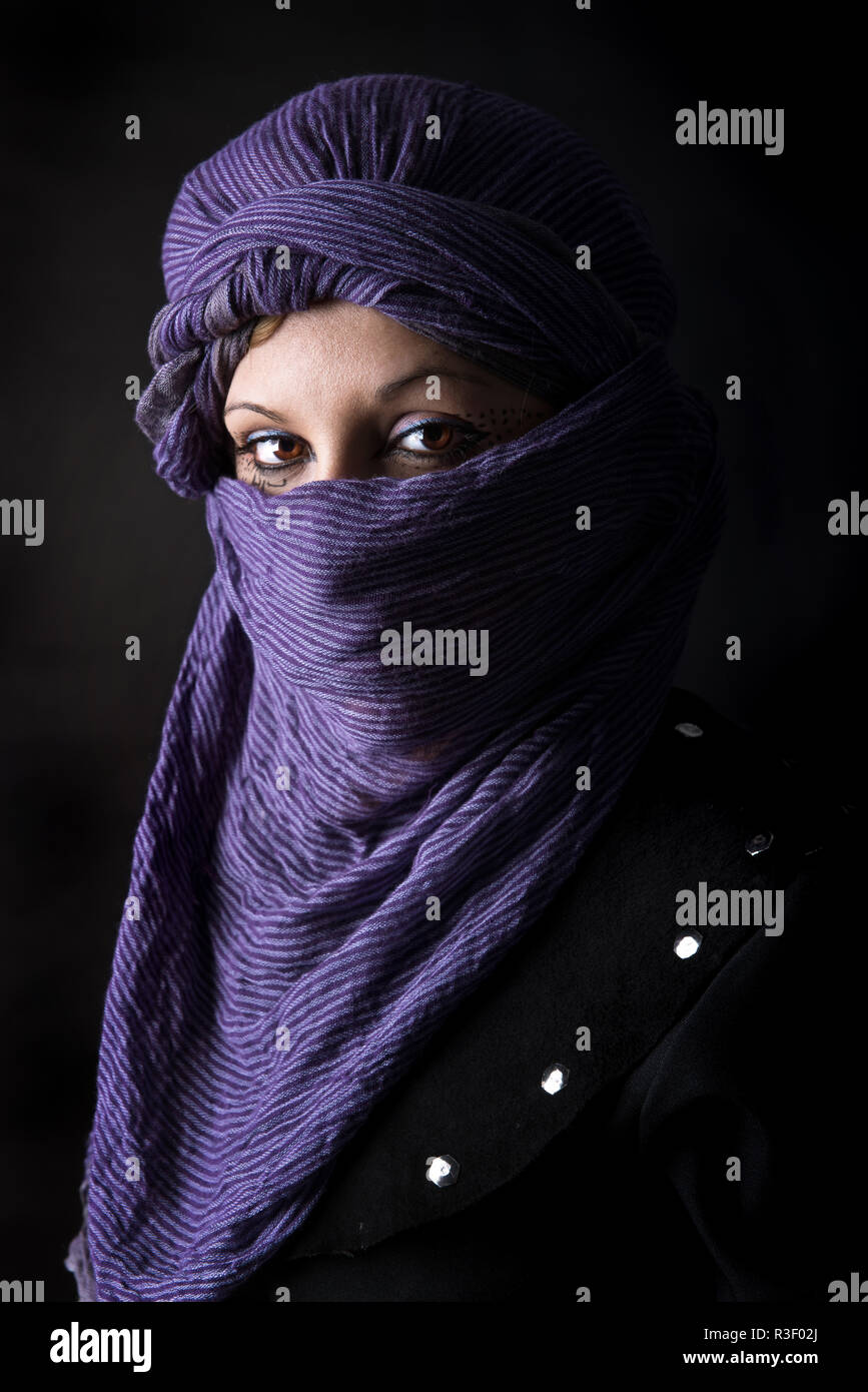 Muslim woman soldier hi-res stock photography and images - Alamy