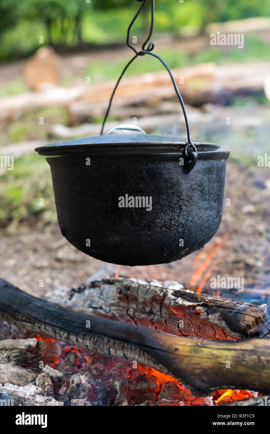 Cauldron hanger hi-res stock photography and images - Alamy