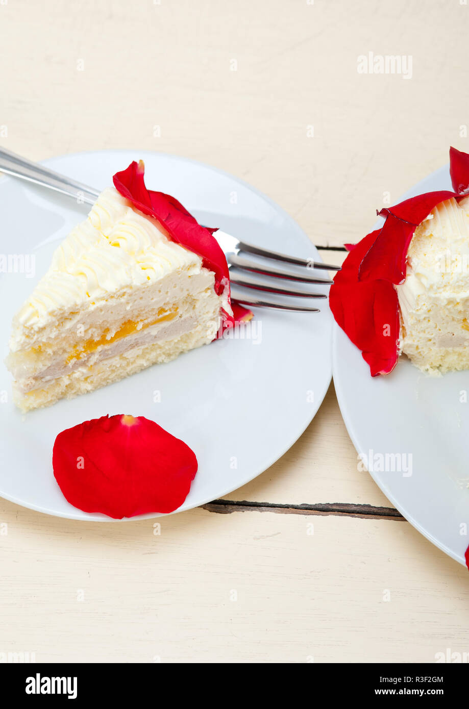 Close up slice of mango pie hi-res stock photography and images - Alamy