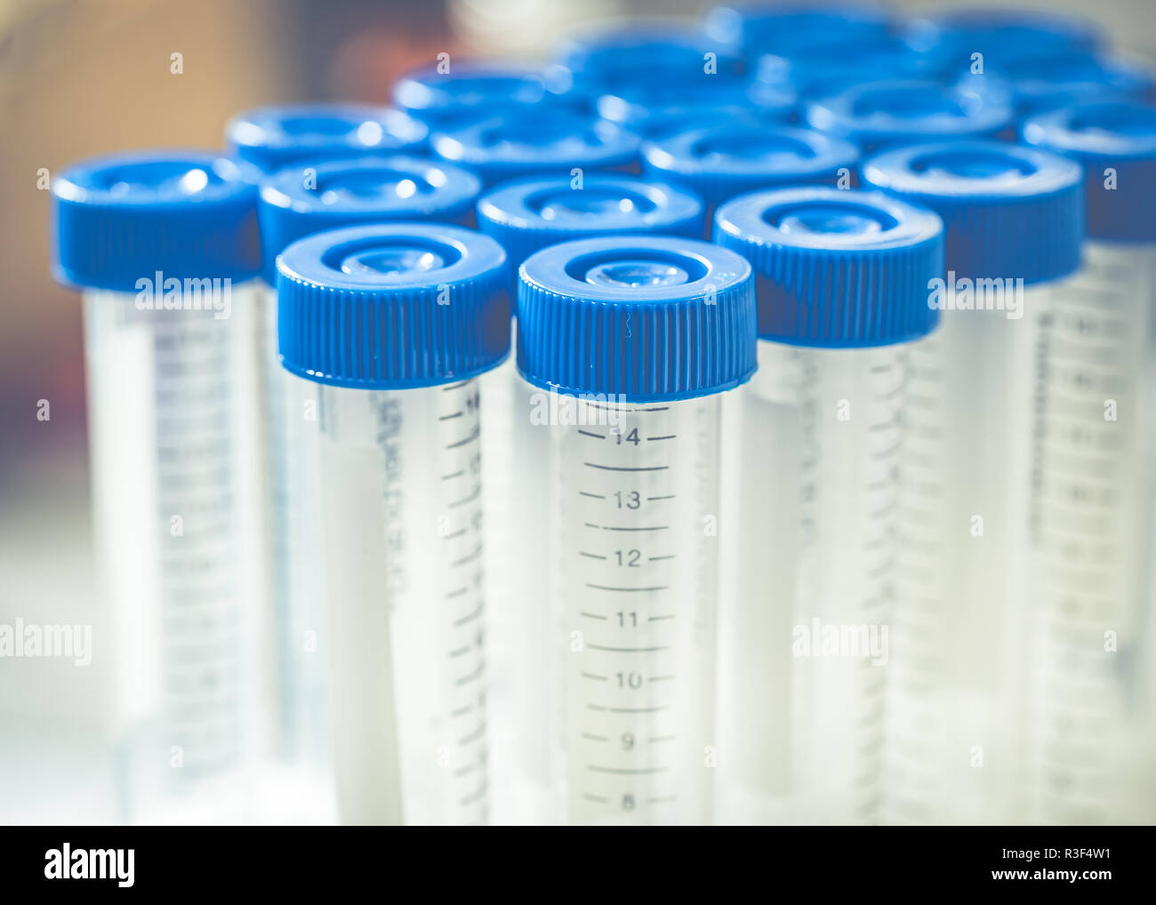 University Science Lab High Resolution Stock Photography and Images - Alamy