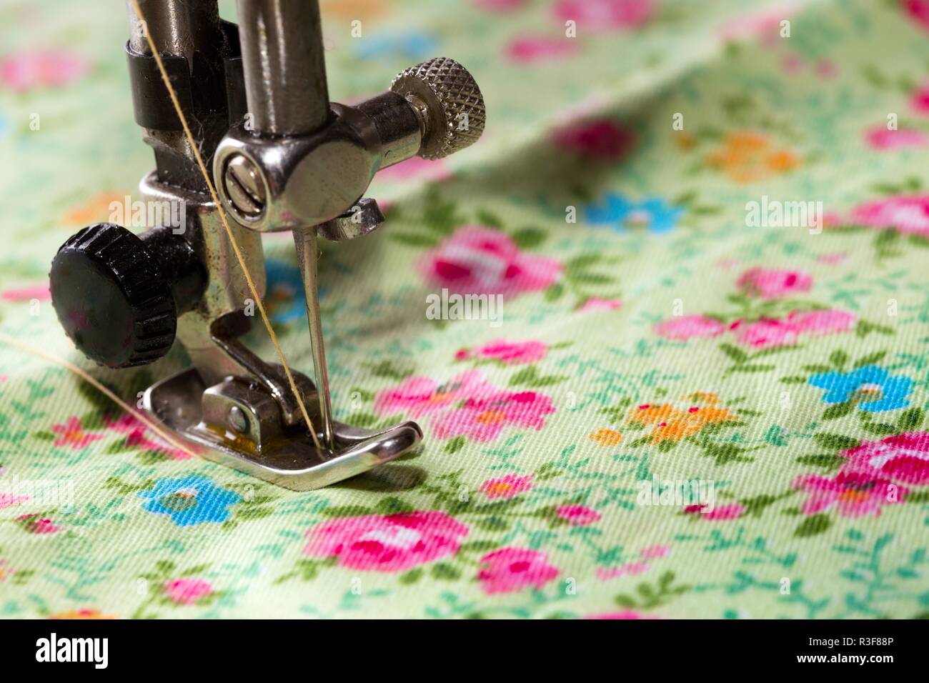 sewing machine - sewing process in the phase of sewing Stock Photo - Alamy
