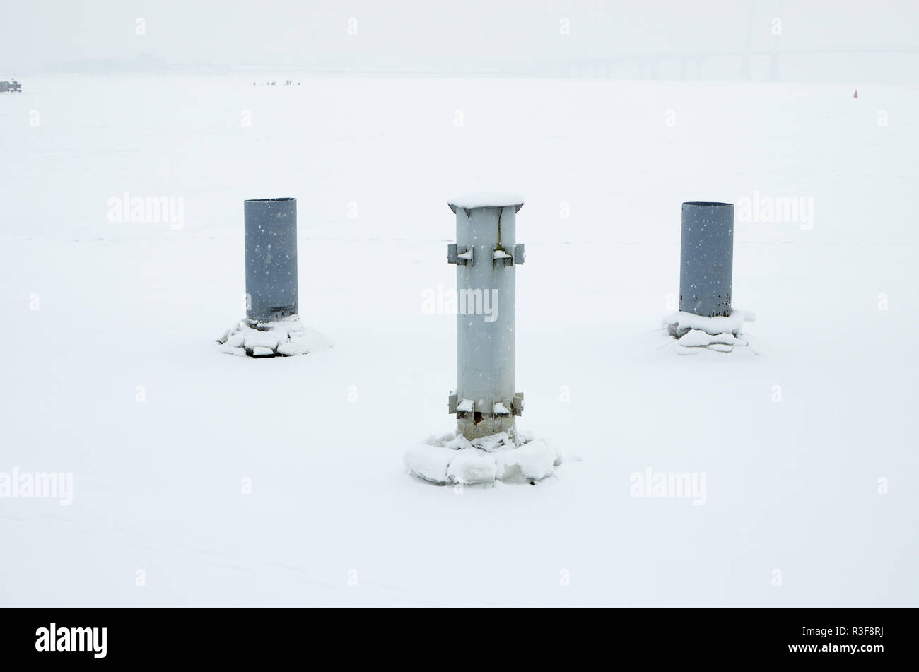 Iron poles hi-res stock photography and images - Alamy