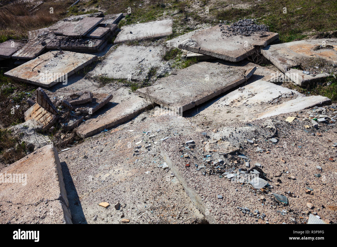 Garbage raft hi-res stock photography and images - Alamy