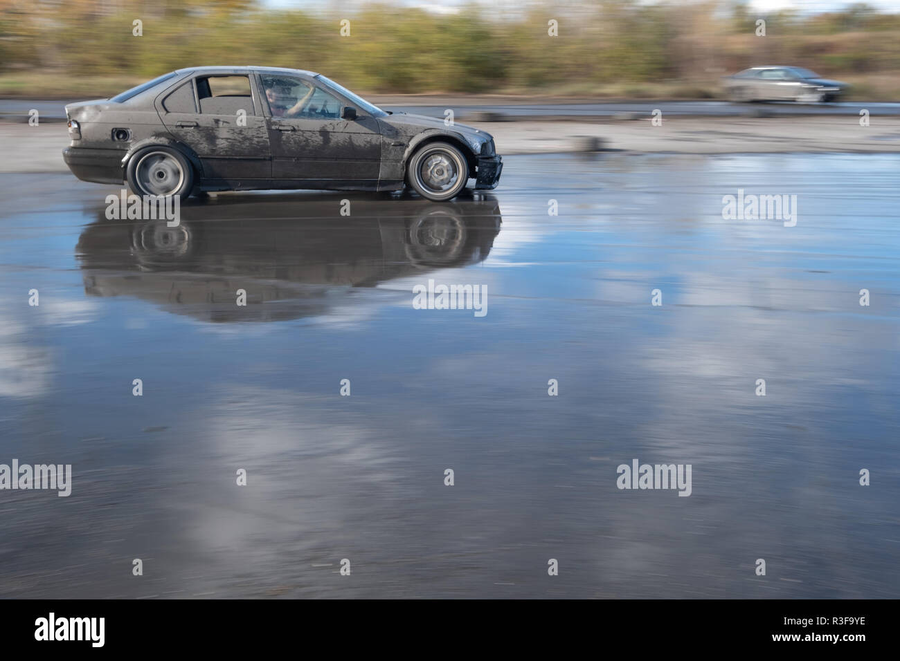 Drifting cars blurred hi-res stock photography and images - Alamy