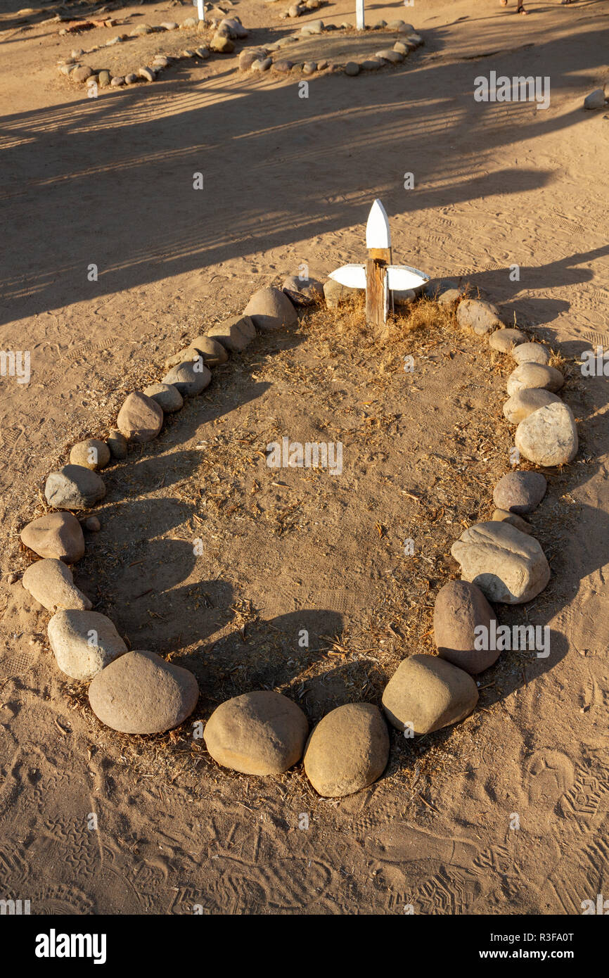 Round stones hi-res stock photography and images - Alamy