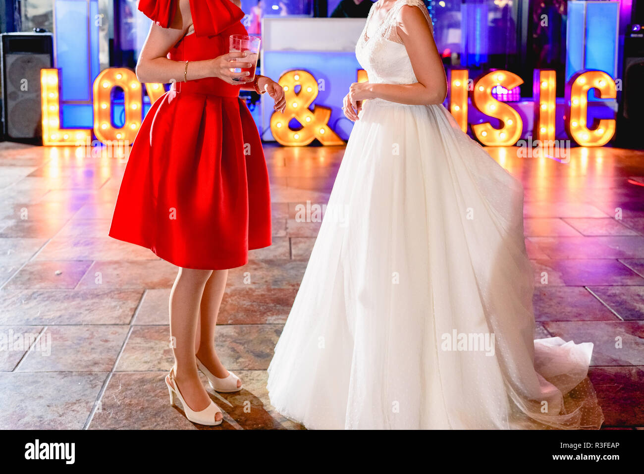 Friends wedding dress show hi-res stock photography and images - Alamy