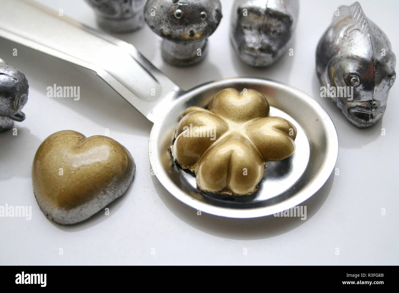 Pig lead hi-res stock photography and images - Alamy