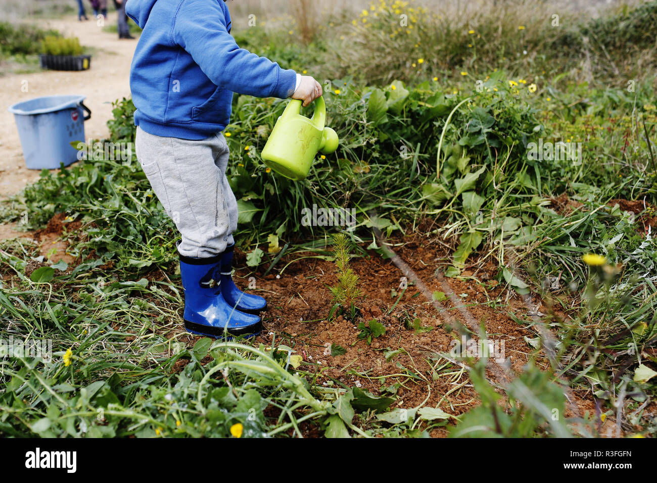 Child muddy hands garden hi-res stock photography and images - Alamy