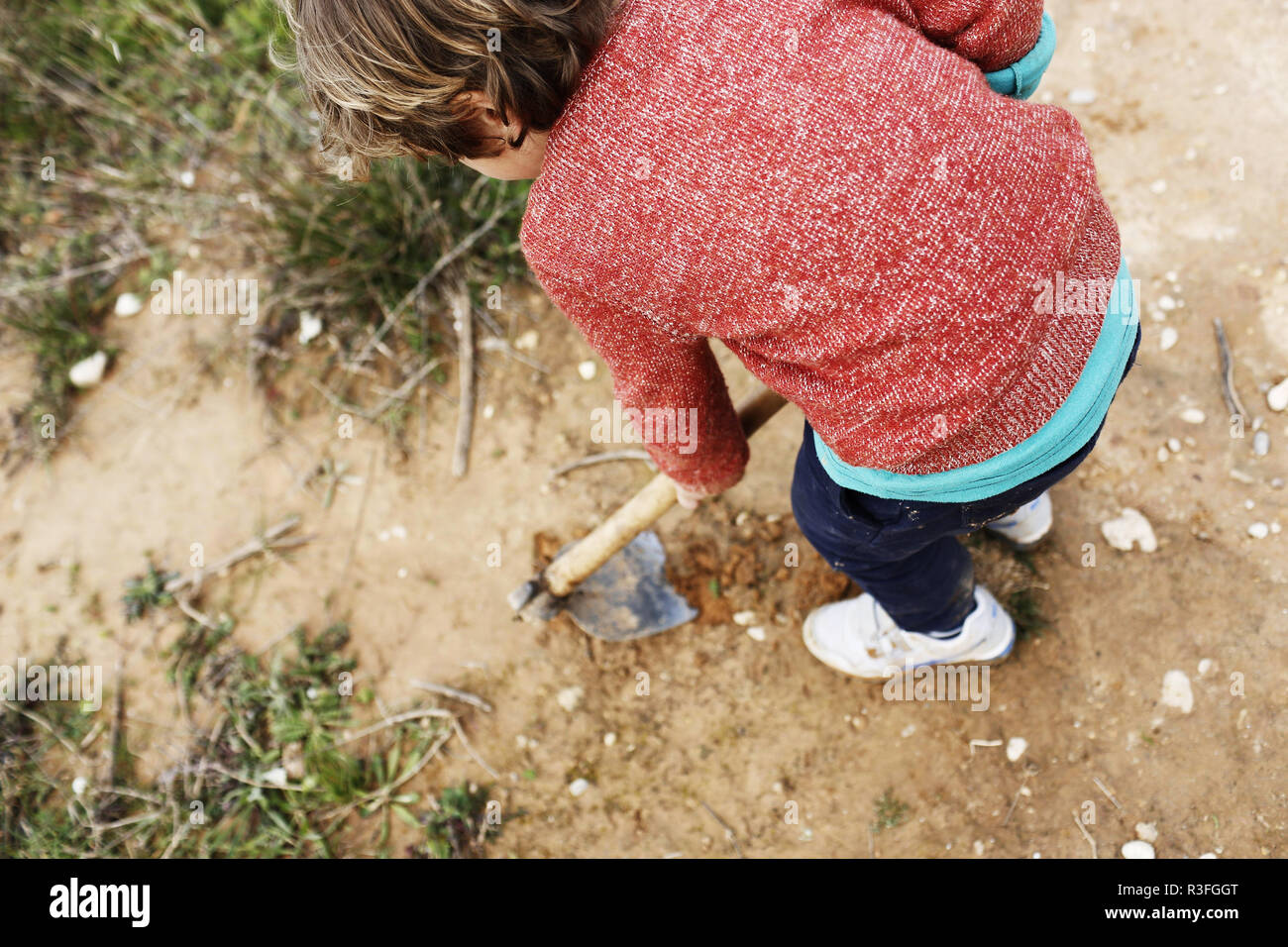 Children planting trees hi-res stock photography and images - Alamy
