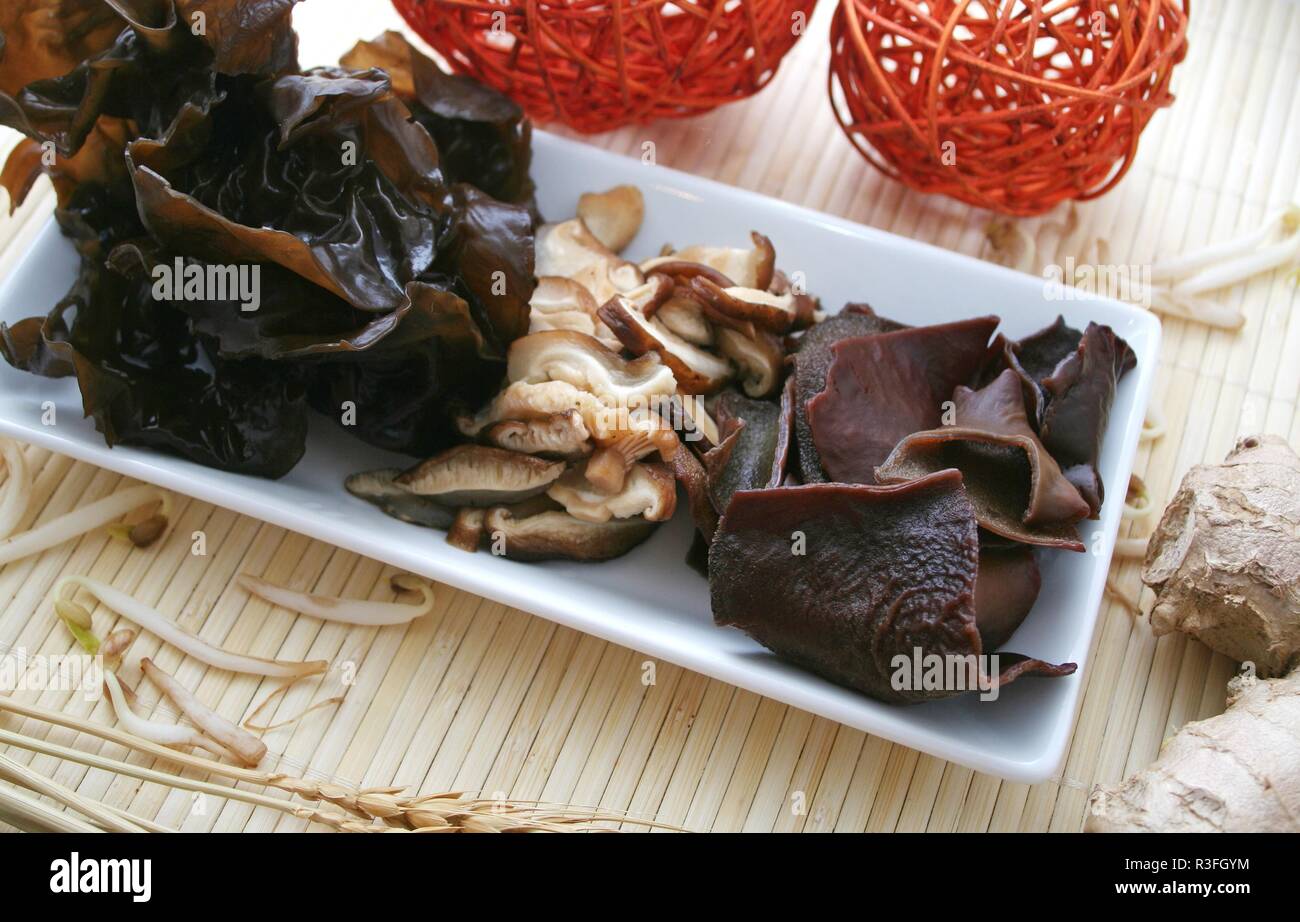 Chinesische pilze hi-res stock photography and images - Alamy