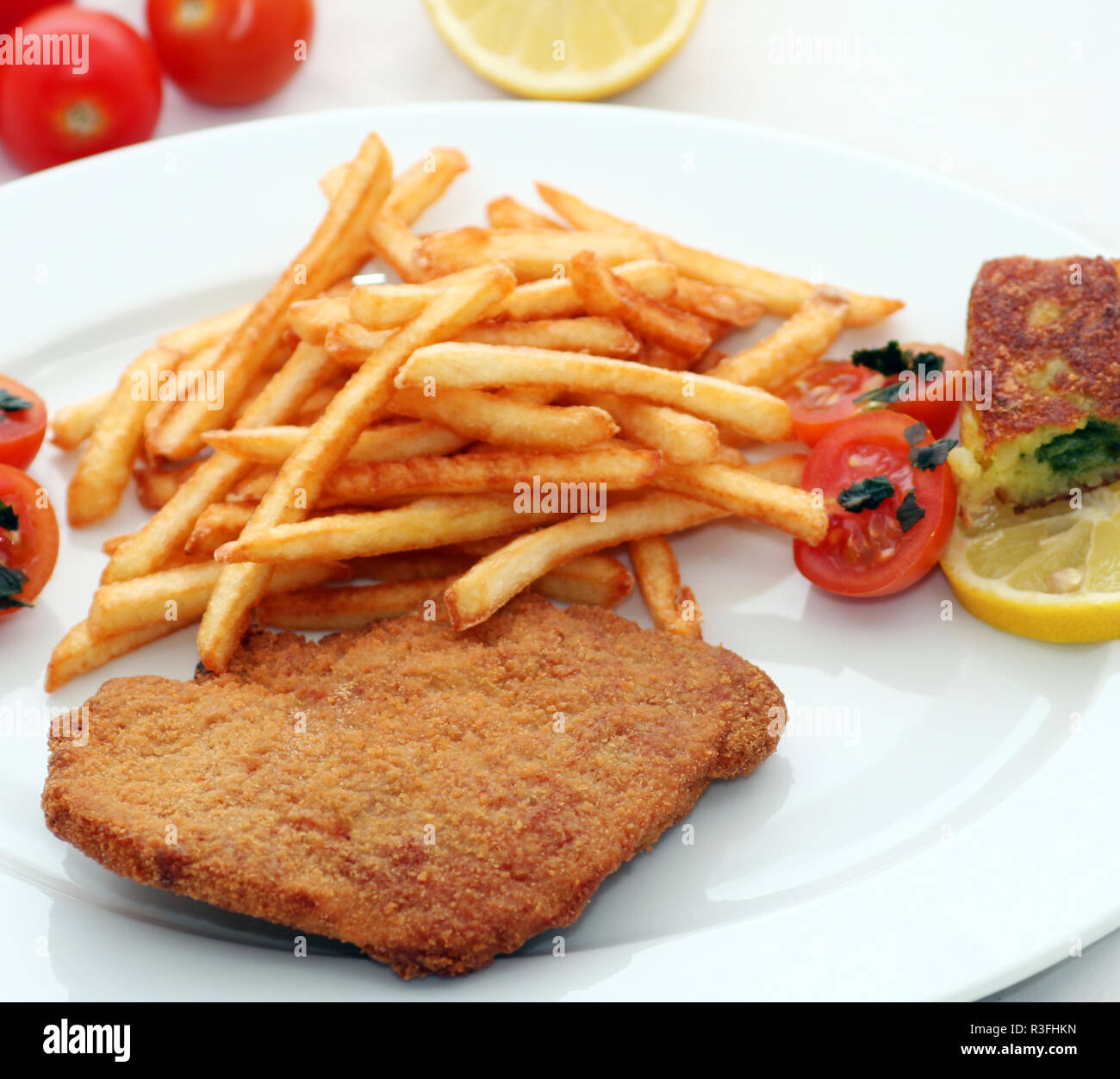 Wiener schnitzel pommes frites hi-res stock photography and images - Alamy