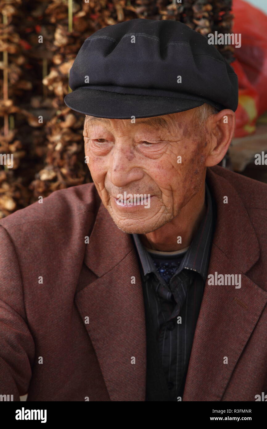 Chinese Mann High Resolution Stock Photography and Images - Alamy