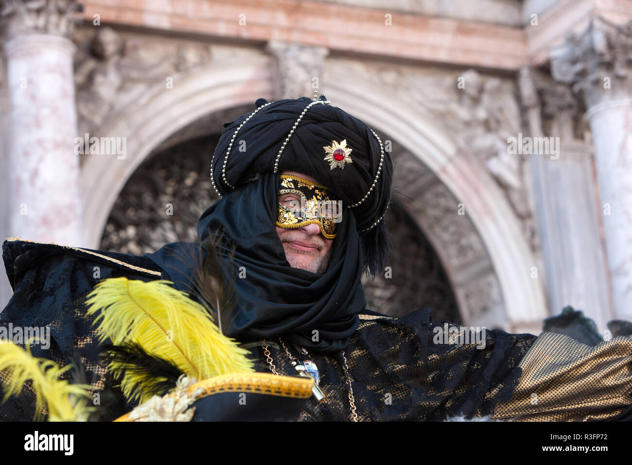 Gold turban hi-res stock photography and images - Alamy