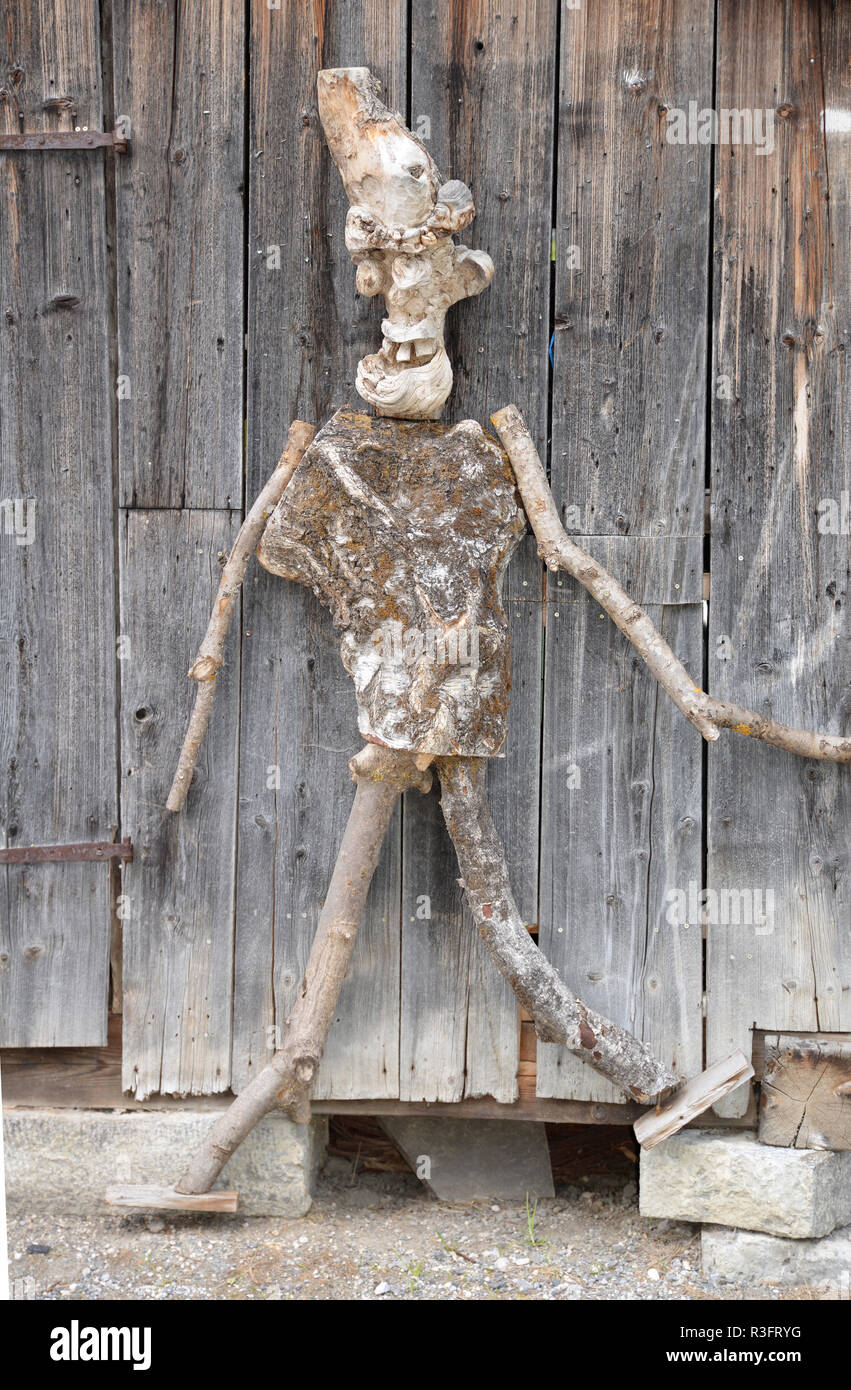 Art wood carving sculpture hi-res stock photography and images - Alamy