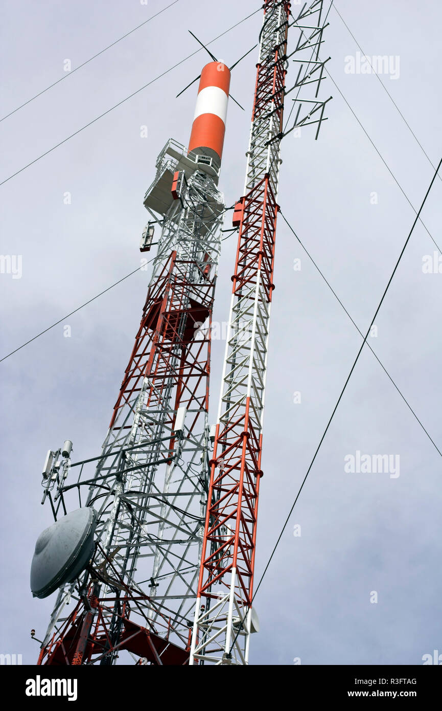 Satellite comm hi-res stock photography and images - Alamy