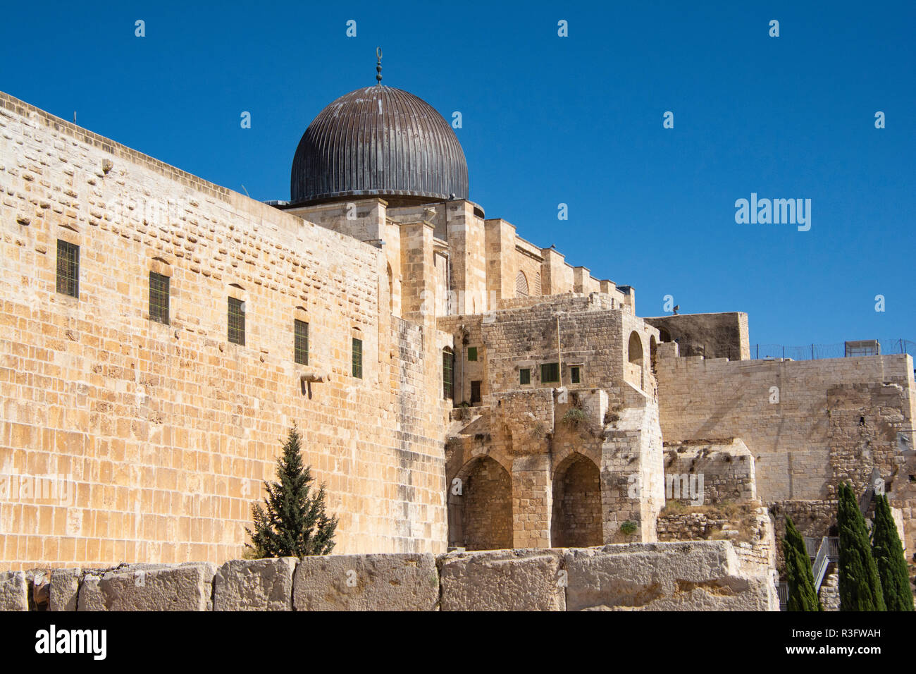 Al aqsa mosque on temple hi-res stock photography and images - Alamy