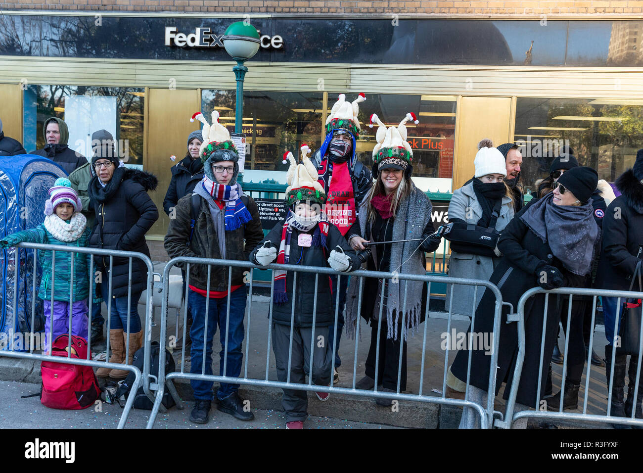 New York, New York, United States. 22nd Nov, 2018. New Yorkers brave ...