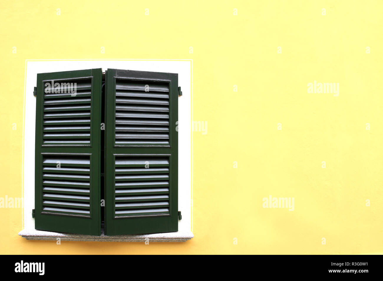 Flap shutters hi-res stock photography and images - Alamy