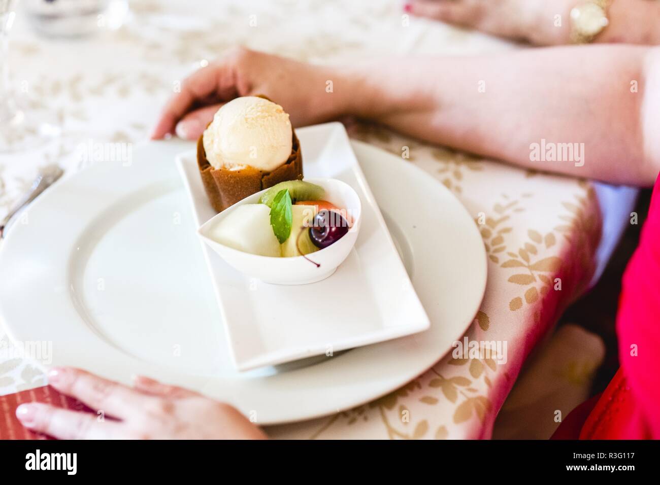 Cold desserts and wedding cakes Stock Photo - Alamy