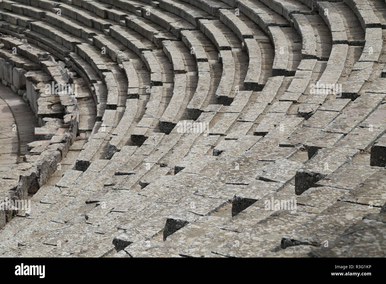Amphitheater acoustics hi-res stock photography and images - Alamy