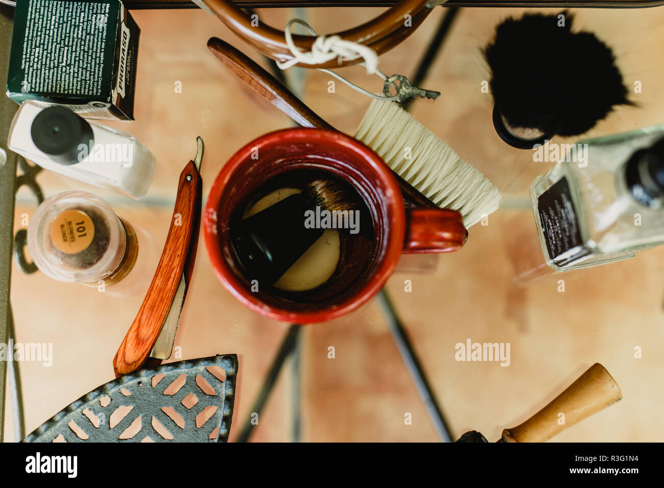 Blades and razor tools of a barber Stock Photo - Alamy