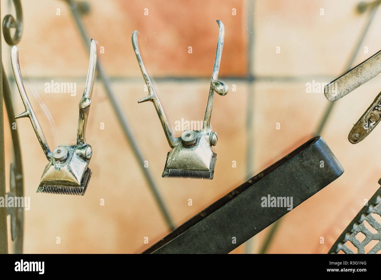 Blades and razor tools of a barber Stock Photo - Alamy