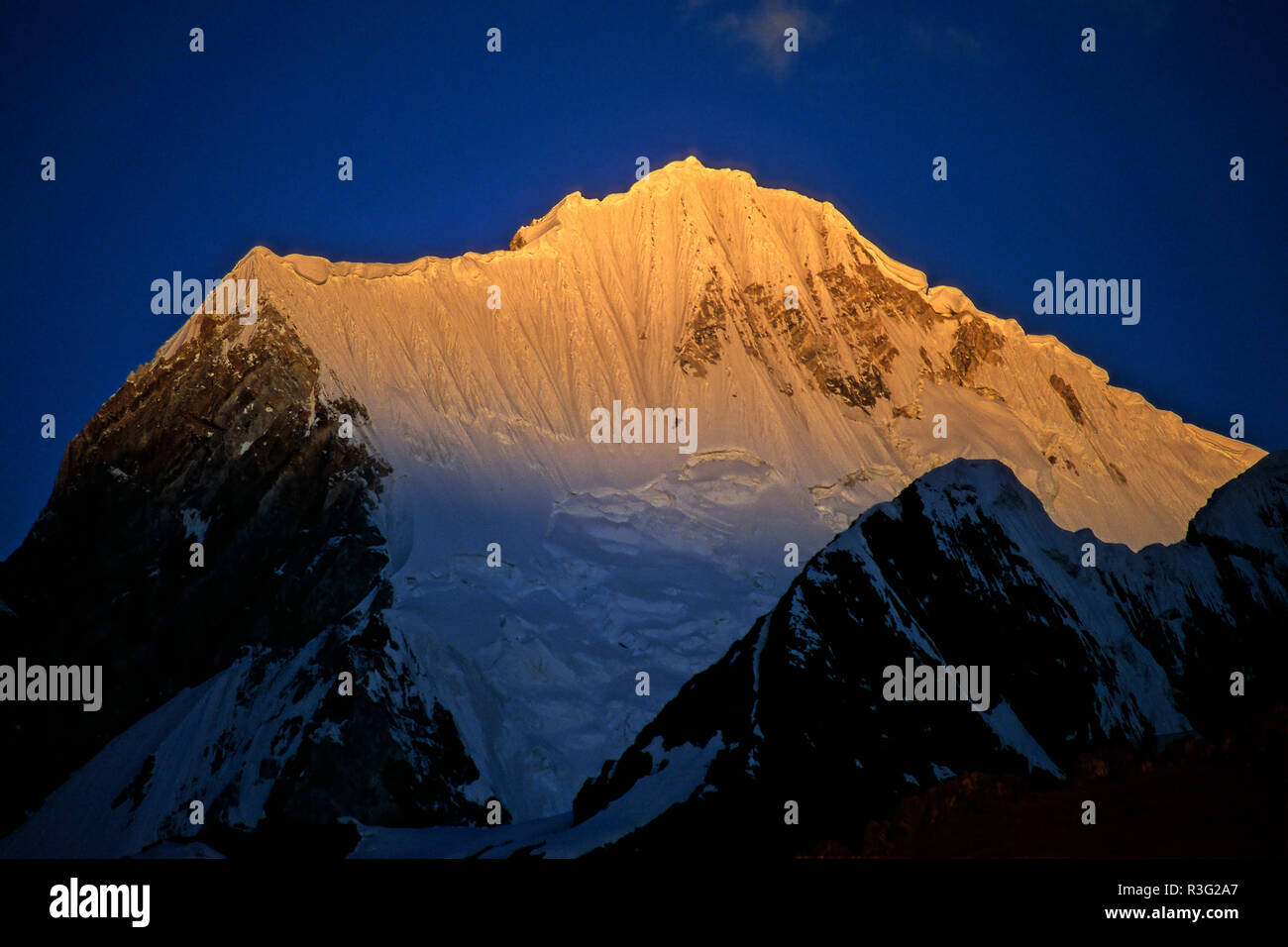 Steep elevation rise hi-res stock photography and images - Alamy