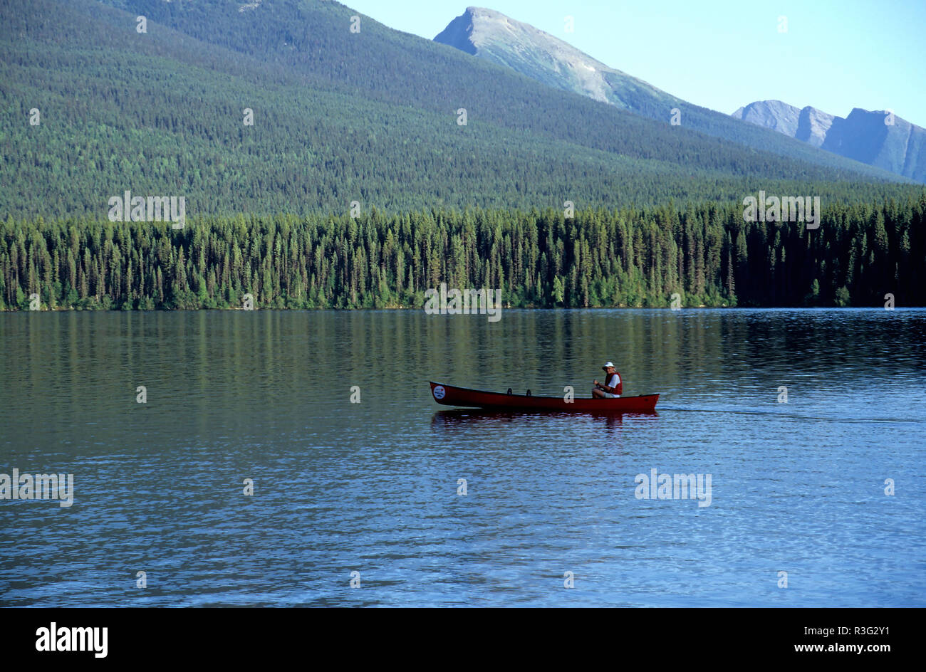 Bowron lake provincial park hi-res stock photography and images - Alamy